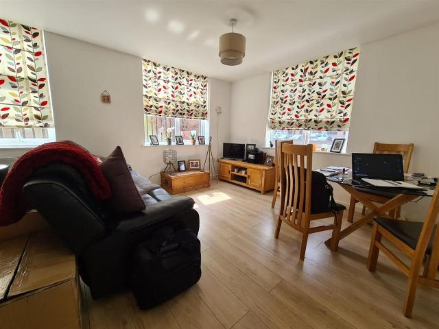 3 Coppers Court, Ferrars Road, Huntingdon PE29, 2 bed flat to rent, £1,200 pcm | PrimeLocation