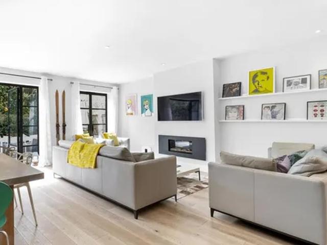 3 Copse Hill, Cottenham Park, London, SW20 8QL, United Kingdom | 3 bed house for rent #134170580 | Rentberry