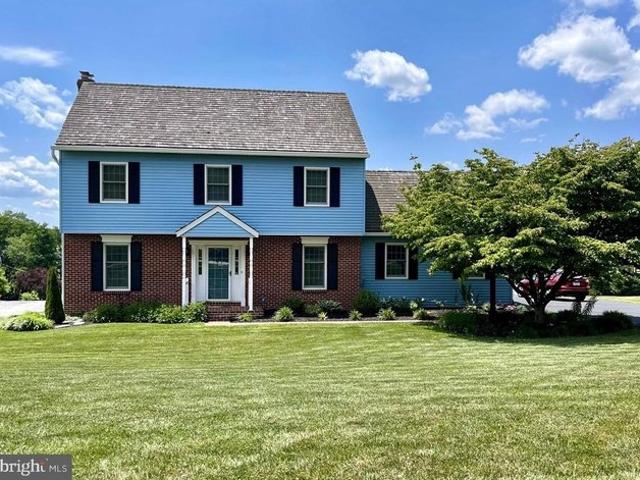 3 Country Manor Ln, New Freedom, PA 17349