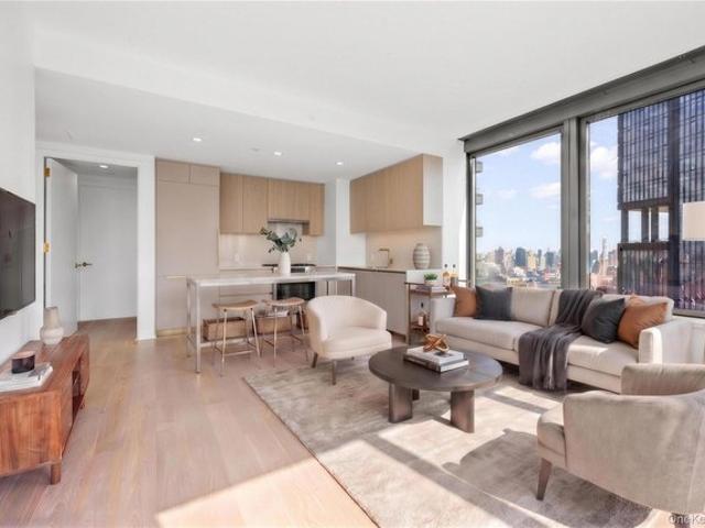 3 Court Sq Apt 3908, Long Island City, NY 11101