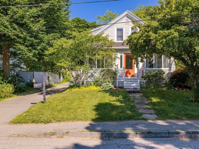 3 Cross St, Camden, ME 04843