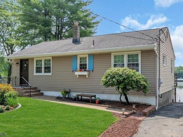 3 Duck Point Trl, Jefferson Township, NJ 07885