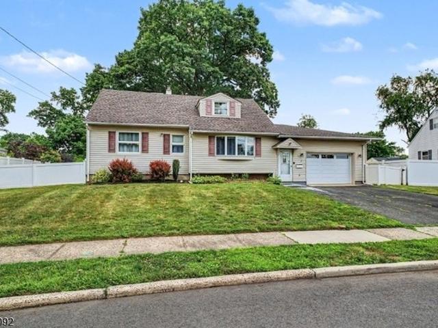 3 Darwin Rd, Franklin, NJ 08873