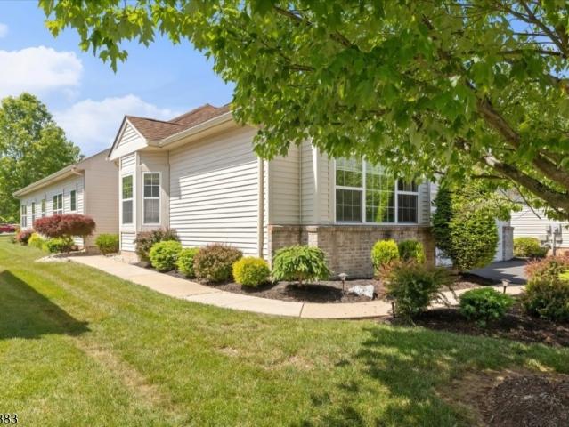 3 Daulton Dr