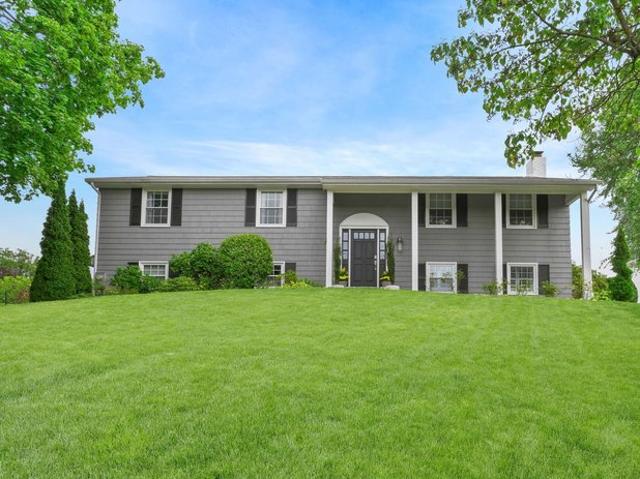 3 Davenport Dr, Stamford, CT 06902