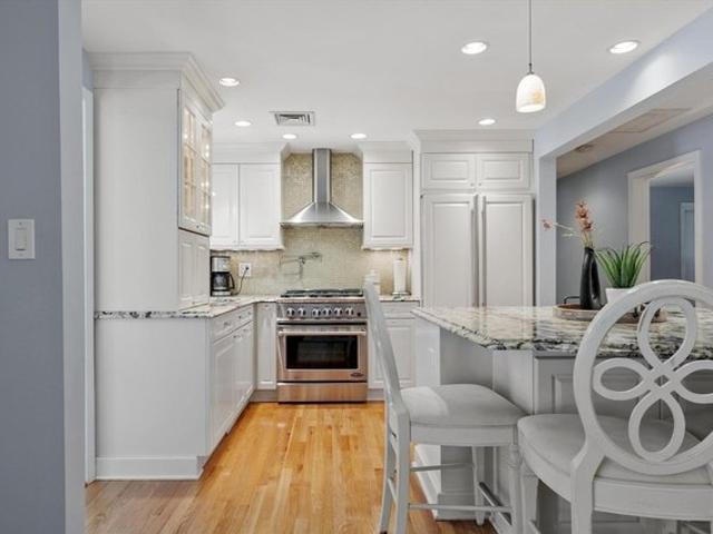 3 Dayton St, Chelmsford, MA 01863