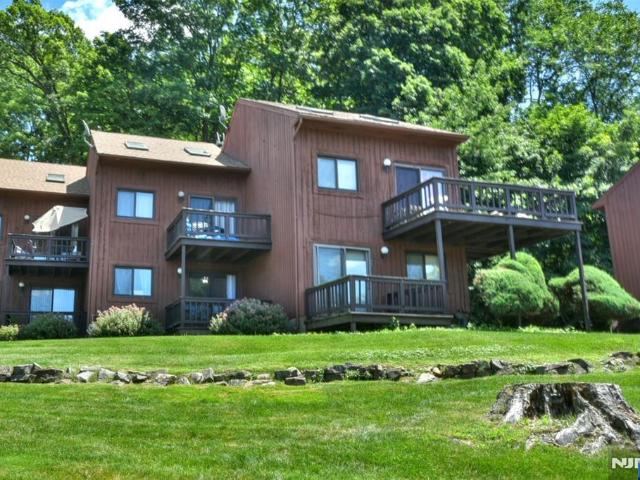 3 Deer Valley Ln, Unit 8, Vernon, NJ 07462 | MLS #25040 | Compass