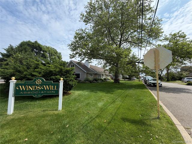 3 Deeringwood Lane