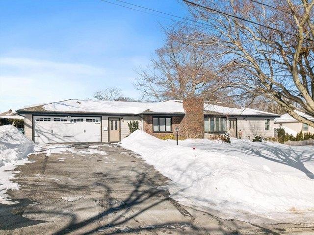 3 Didio Dr, Swampscott, MA 01907