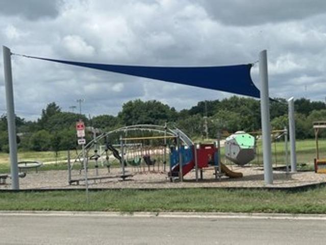 3 Donna Dr, Uvalde, TX 78801