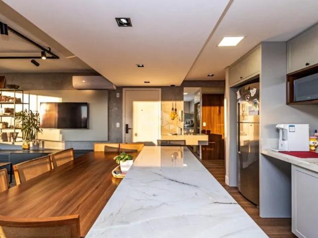 3 dormitórios, suíte, lavabo, 3 vagas e vista para o Guaíba!
