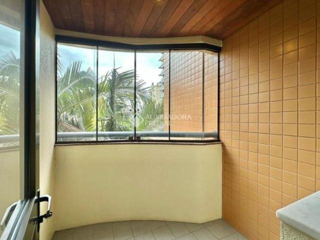 3 dormitorios, frente, vaga escriturada, mobiliado