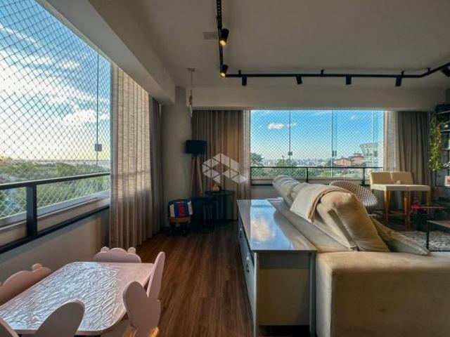 3 dormitórios, suíte, lavabo, 3 vagas e vista para o Guaíba!