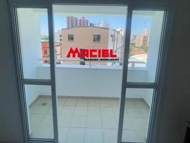 3 Dormitórios sendo uma suíte Sala de estar Sala de jantar Cozinha americana 3 Banheiros c