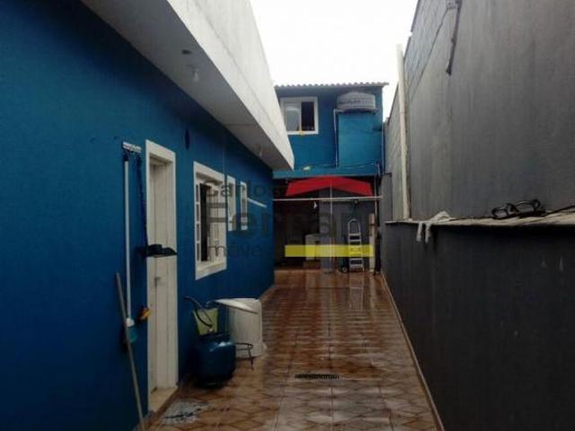 3 DORMITÓRIOS, SENDO 2 SUÍTES, QUINTAL, CHURRASQUEIRA, FORNO PIZZA, ÁRVORES FRUTÍFERAS, 10 VAGAS