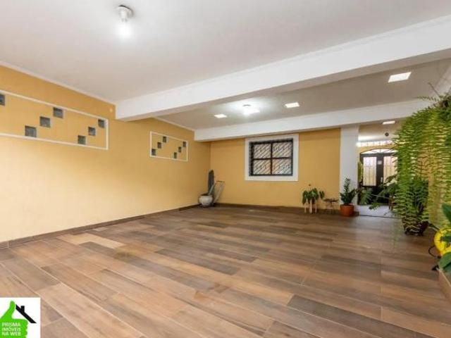3 dormitórios + 1 Suíte + 1 Quarto Multiuso + 2 Varandas + Quintal + 2 Vagas