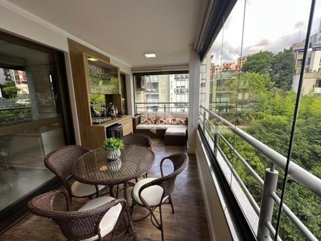 3 dormitórios, 1 suite, ampla sacada com churrasqueira e vista, vaga dupla e infra