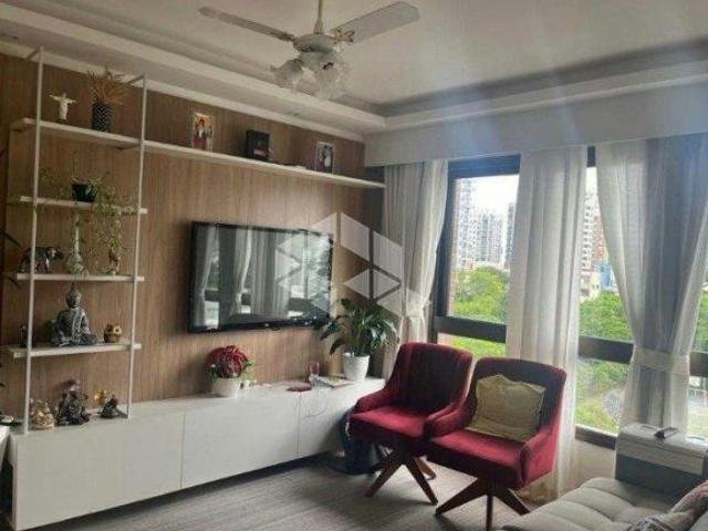 3 dormitórios 2 suites, andar alto com vista 2 garagens lado a lado