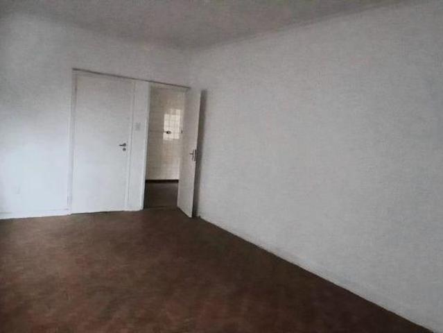 3 dormitórios, 3 banheiros, 2 vagas. Rua São José. Grande