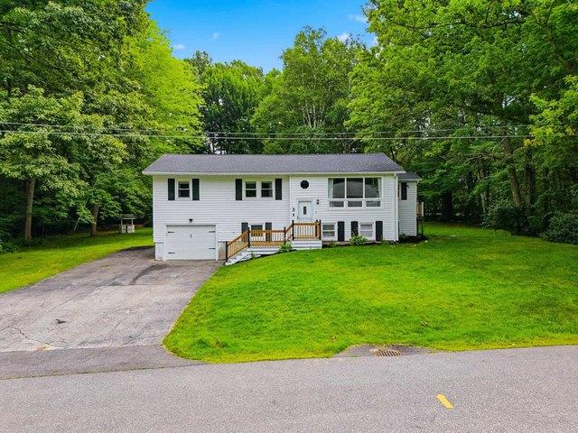 3 Doris St, Derry, NH 03038