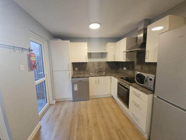 3 Double Bed Flat with Garden – Peckham Rye