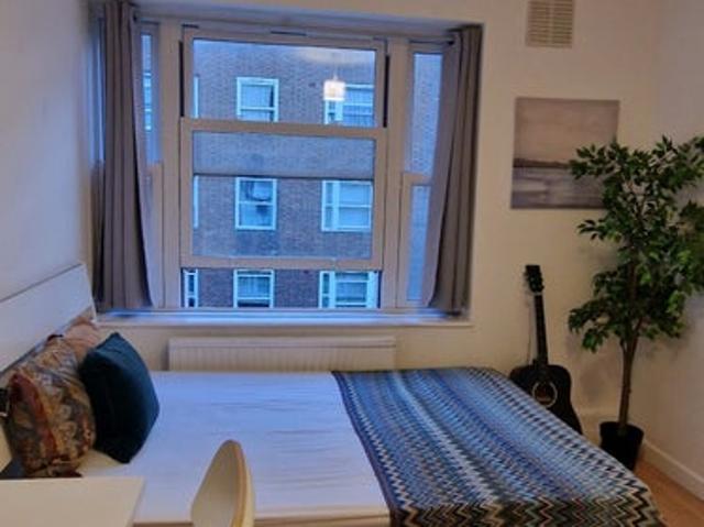 3 Double rooms in Central London Liverpool Street