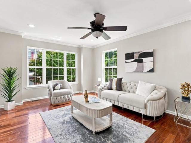 3 Elco Ct, Bayonne, NJ 07002