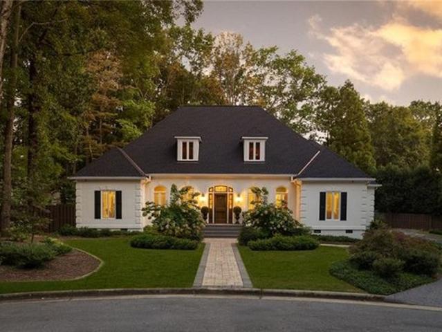 3 Elm Ridge Ct, Greensboro, NC 27408