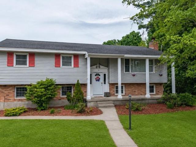 3 Elmwood Dr, South Glens Falls, NY 12803