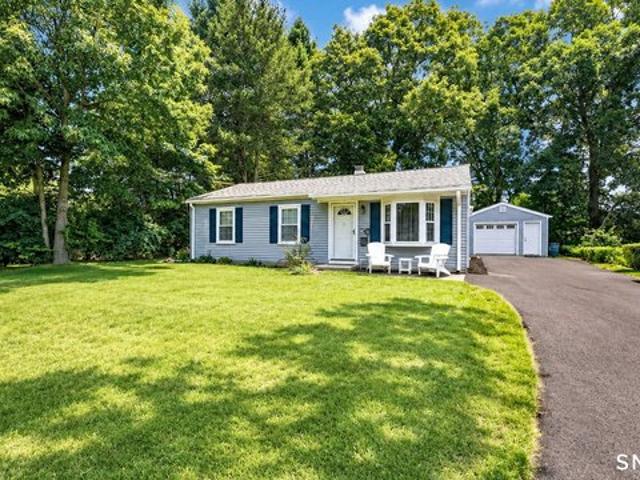 3 Fairview St, Ansonia, CT 06401