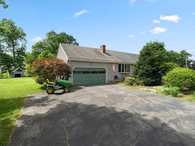 3 Fairway Dr, Greenland, NH 03840