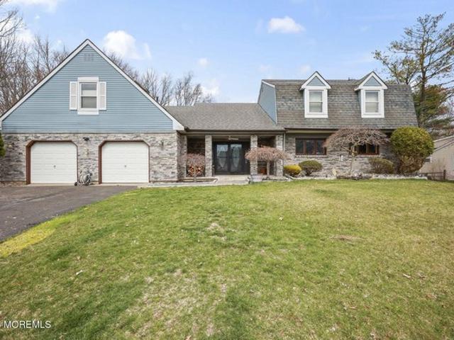 3 Fairfield Ct, Manalapan, NJ 07726