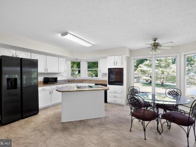 3 Falls Glen Court