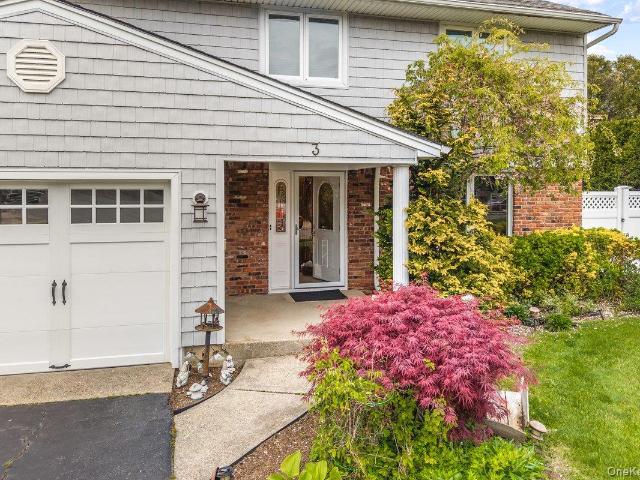 3 Fams Ct, Jericho, NY 11753 | MLS #993709 | Compass