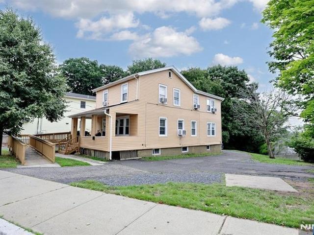 3 Farview Ave, Paramus, NJ 07652