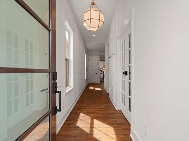 3 female roommates to share a beautiful house