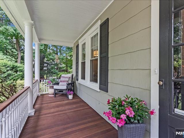 3 Ferguson Place