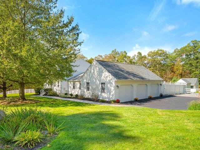 3 Fields Farm Rd, Merrimack, NH 03054