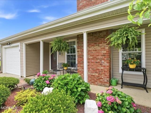 3 Flintshire Ter, Manchester, NJ 08759