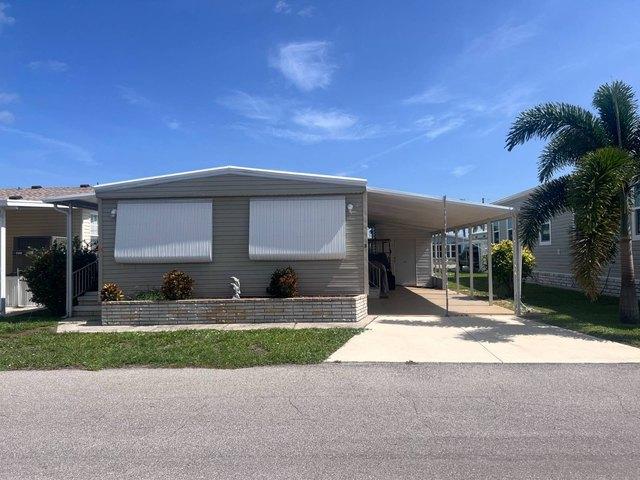 3 Flores Dr, Palmetto, FL 34221