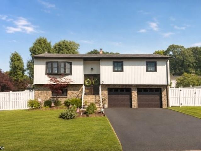 3 Ford Ave, Hopatcong, NJ 07843