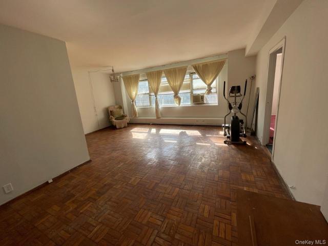 3 Fordham Hill Ovl, Unit 4G