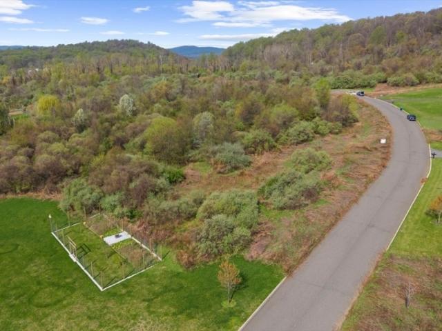 3 Forest View Dr