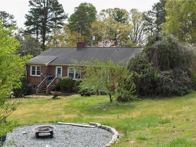 3 Forest Drive