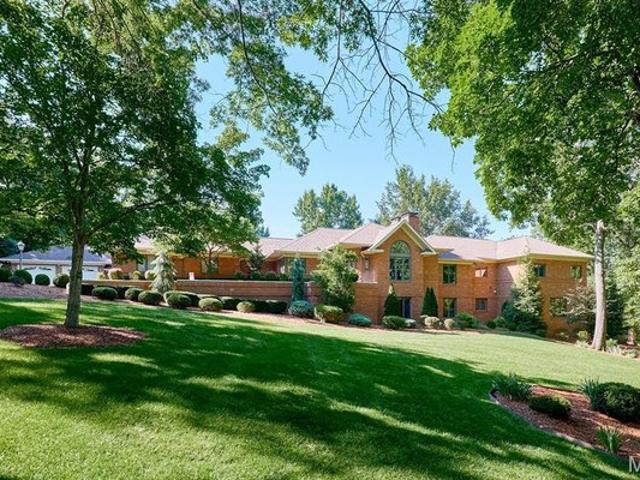 3 Forest Hills Dr, Washington, MO 63090