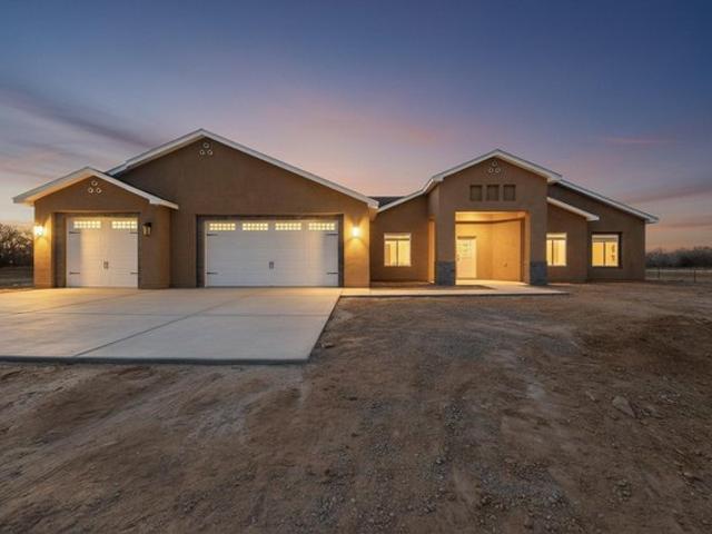 3 Fox Den Rd, Los Lunas, NM 87031