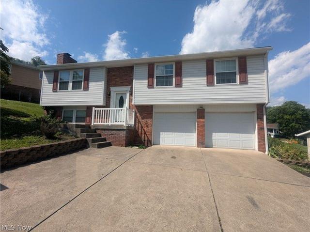 3 Franklin Dr, Brookside, OH 43912