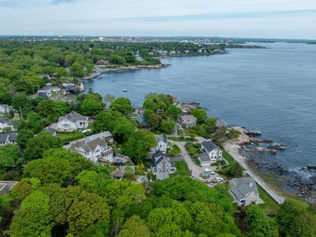 3 Garden Cir, Cape Elizabeth, ME 04107