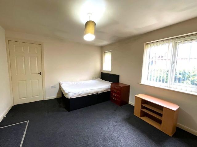 3 Glenthorne House, Town Centre, DN1