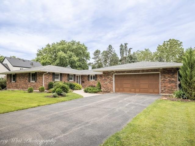 3 Golfview Pl, Dekalb, IL 60115
